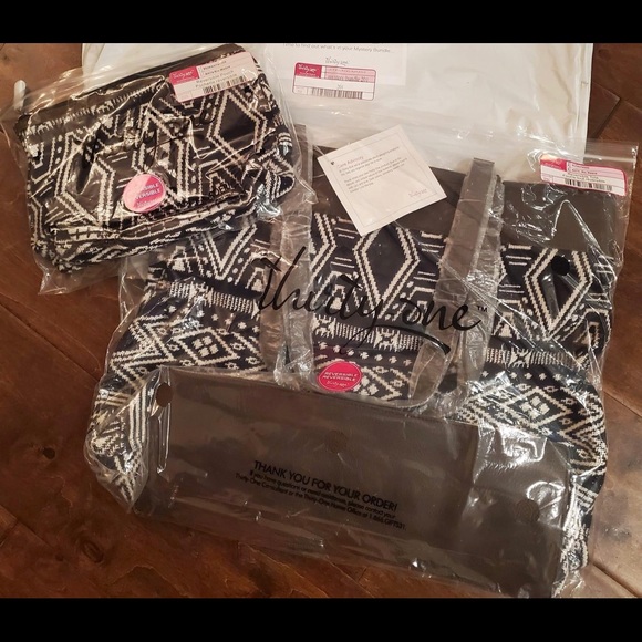 thirty-one | Bags | Thirtyone Reversible Tote Pouch New | Poshmark